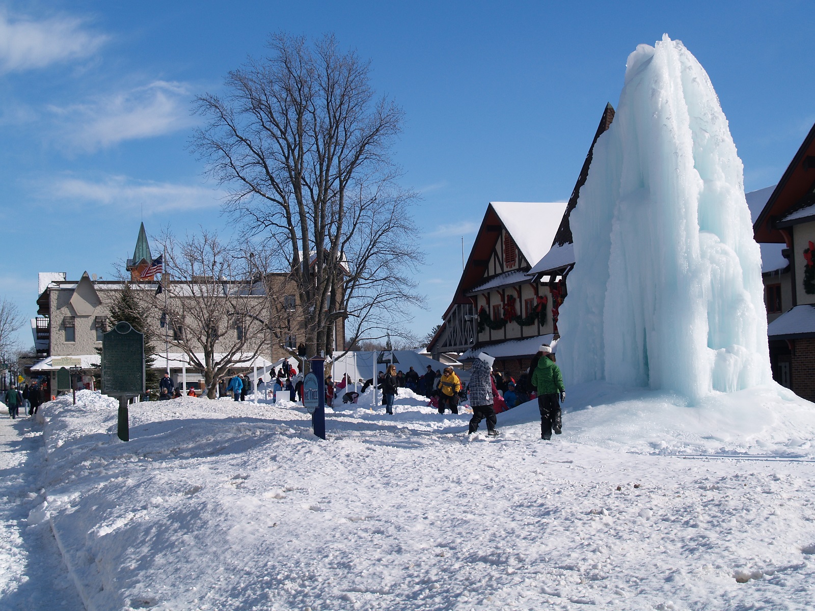 The Illustrious Ice Tree of Gaylord, MI - Gaylord Michigan Area Convention and Tourism Bureau